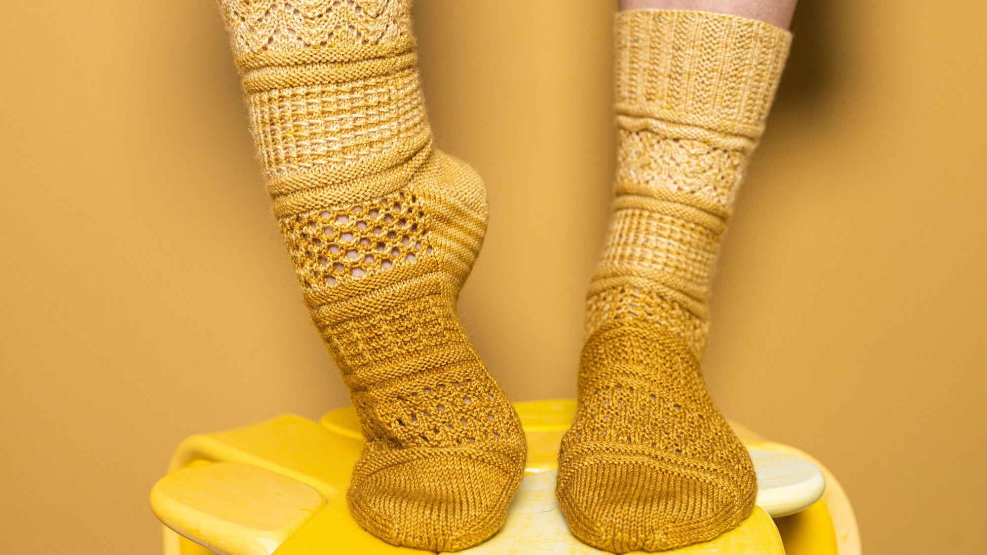 GLITTERING SNOWSCAPE SOCKS - Stephen & Penelope